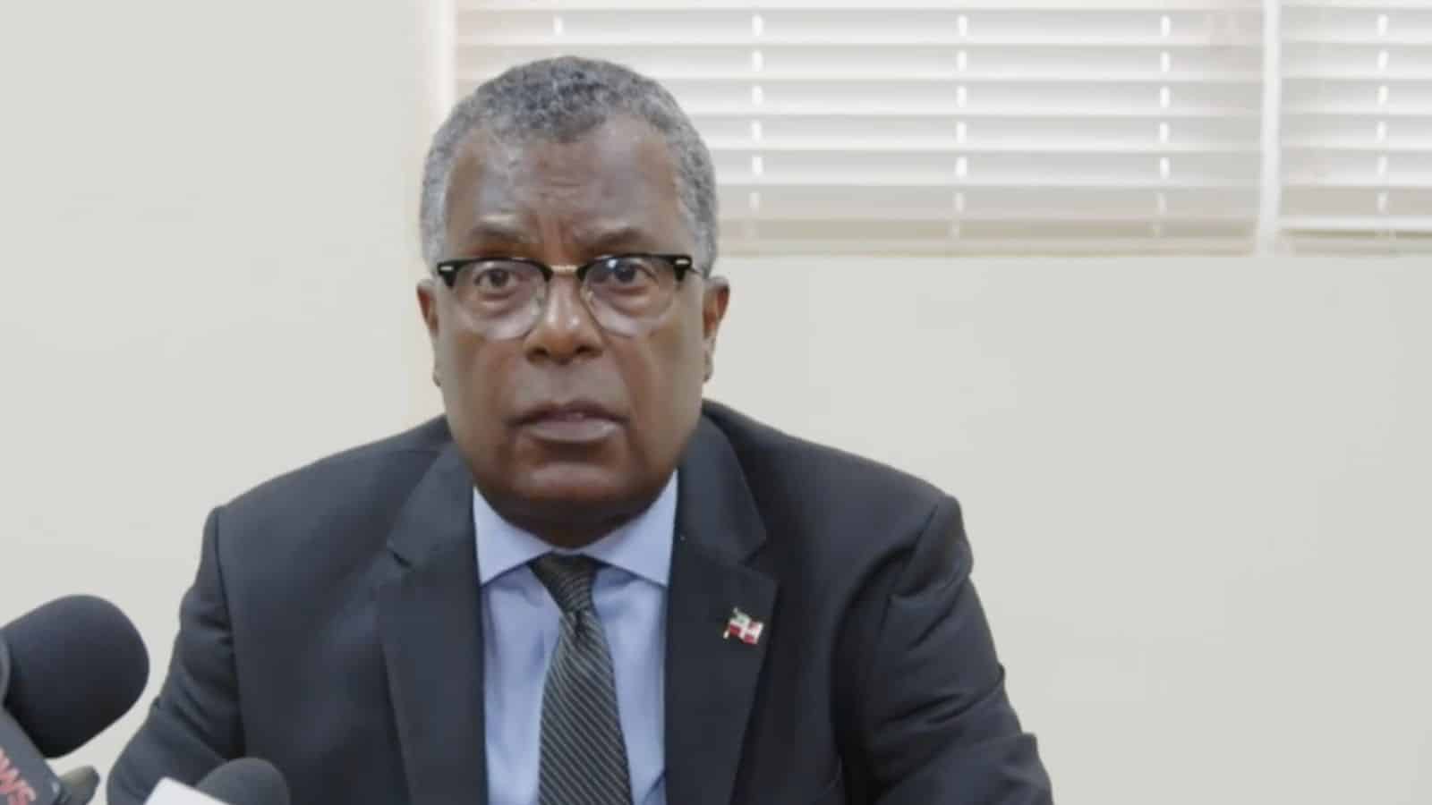 Foreign Minister Shoots Down Talk Of Bahamians Neglected In Panama ...