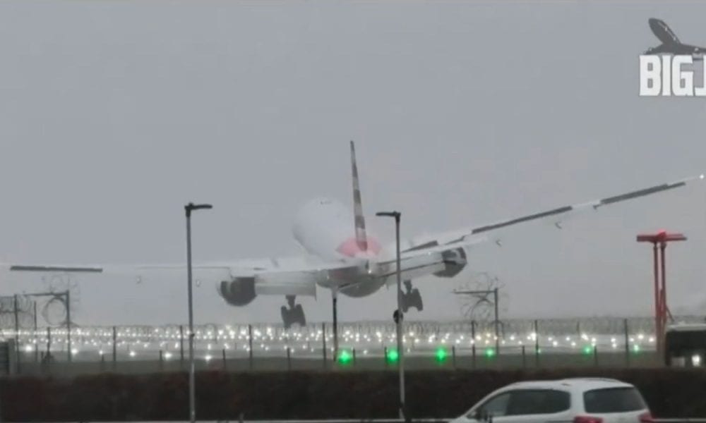 Bumpy Landing For Plane At London Airport - Our News