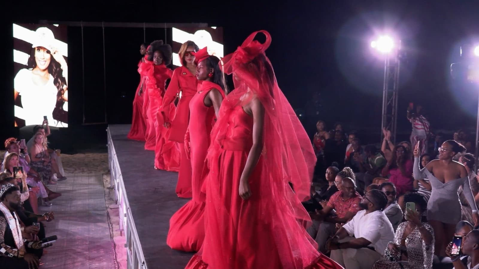 Freeport Fashion Week: Designers Wow Crowd With Elegant Styles - Our News