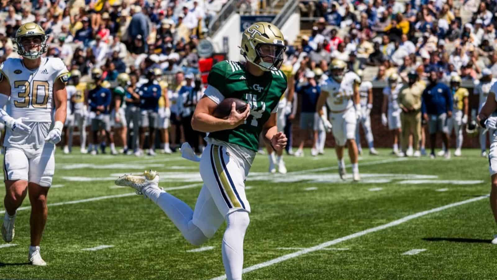 Knowles Throws First Collegiate Touchdown Pass - Our News