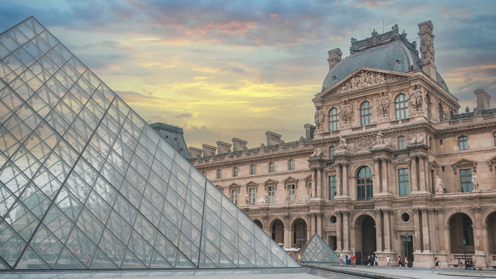 Louvre Director Blames Jewel Heist on 'A Terrible Failure' of Security ...